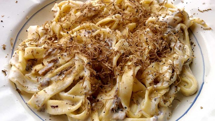 Delicious Mushroom and Black Truffle Pasta Recipe - Flavor The Globe